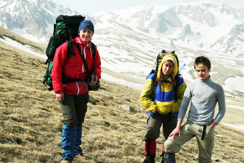 Leute in der Wanderung stockbild. Bild von migration, kurve - 5642429