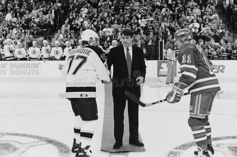 Leva Neely, Ray Bourque Y Mark Messier Foto editorial - Imagen de ...