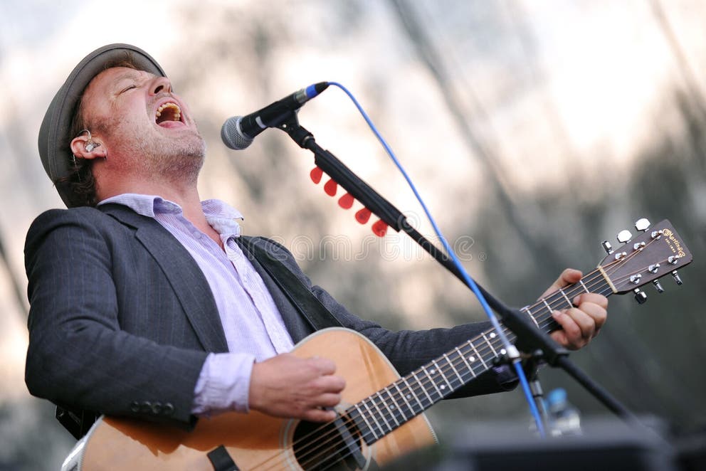 Levellers editorial photo. Image of lead, guitar, concert - 25108276