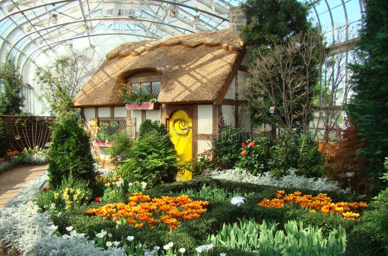 Lewis Ginter Botanical Garden Editorial Image - Image of tulips, garden ...