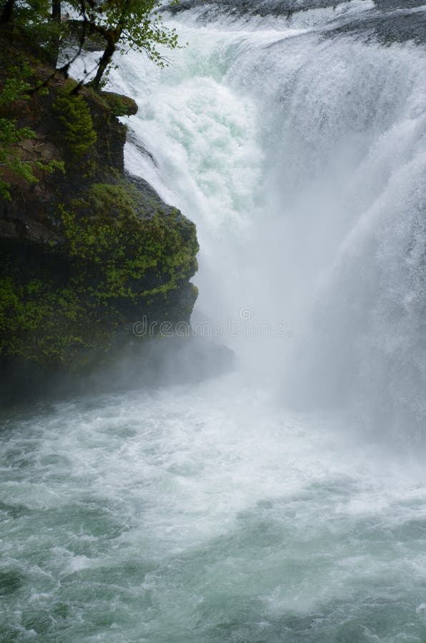 Lewis River Falls stock image. Image of lewis, river - 152579299