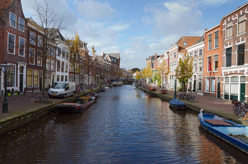 Leyde photographie éditorial. Image du waterways, port - 34896977