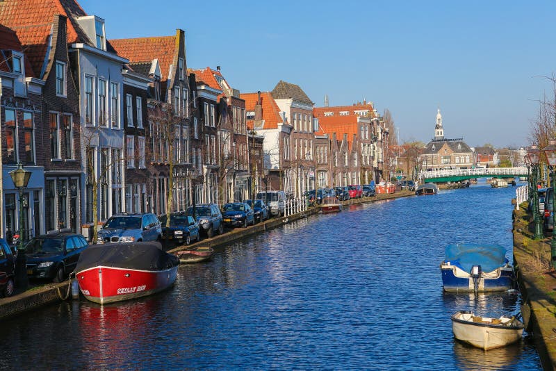 Leyde photo stock éditorial. Image du gens, fleuve, vieux - 39110348