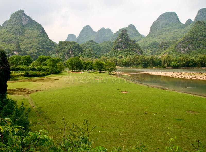 Li Jiang River and Its Mountains Stock Image - Image of coast, holiday ...