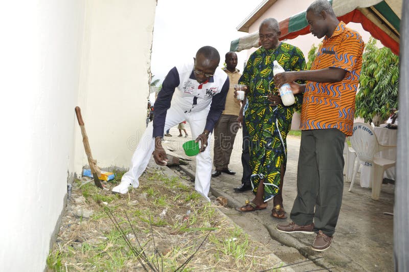Libación Y Oblación: Buenos Actos a La Gente Incorrecta Imagen de ...