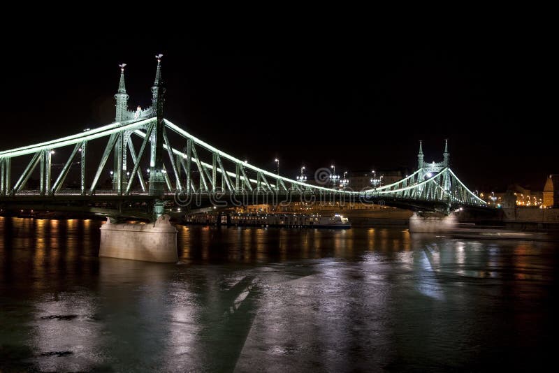 Liberty bridge by night stock photo. Image of scene, travel - 14297942