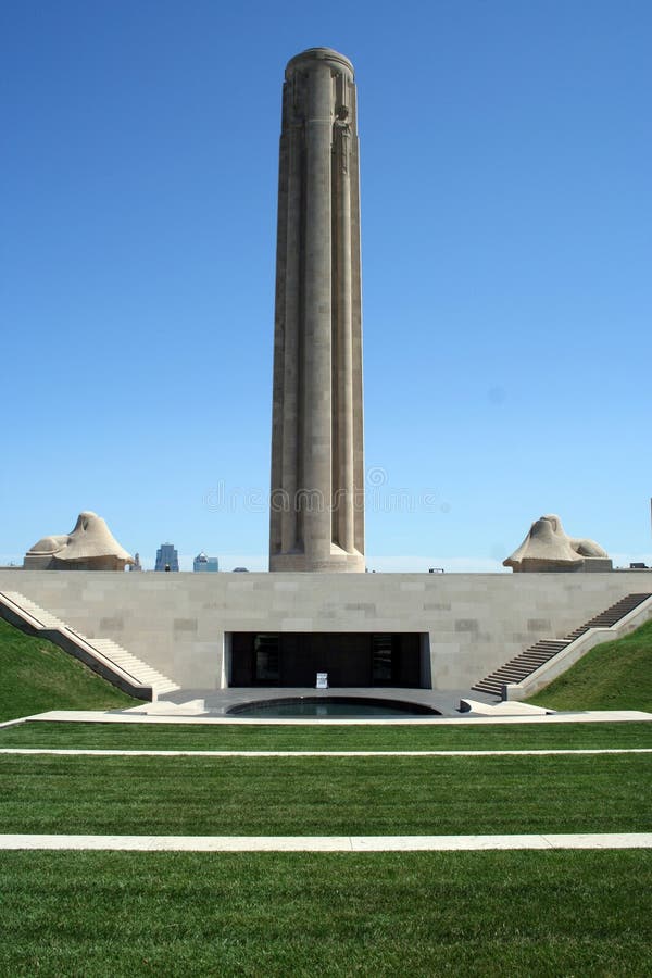 Liberty Memorial editorial image. Image of blue, monument - 1344945