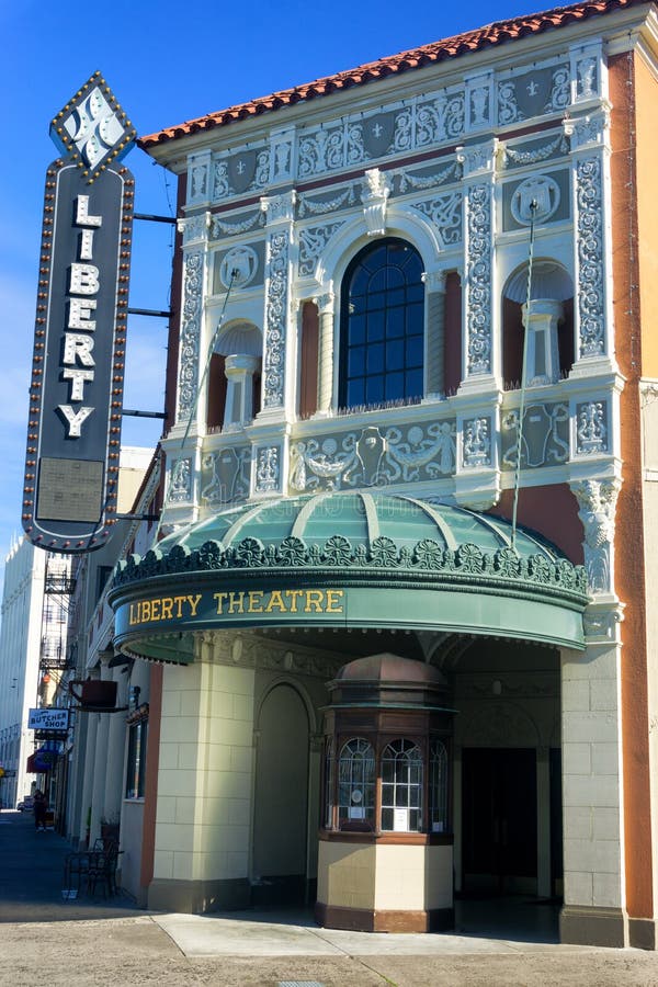 Astoria Freiheitstheater Mit Historischer Fascade Columbia Flusstal Oregon Usa Redaktionelles ...