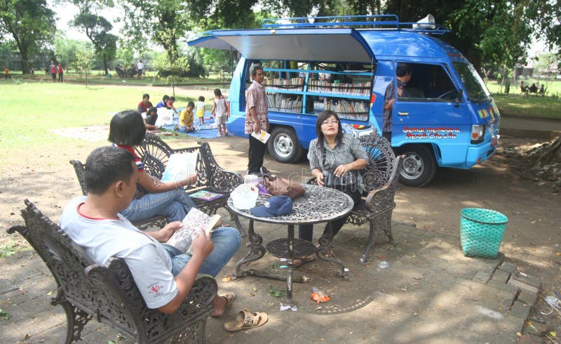 Library car editorial photo. Image of mobile, tree, transportation ...