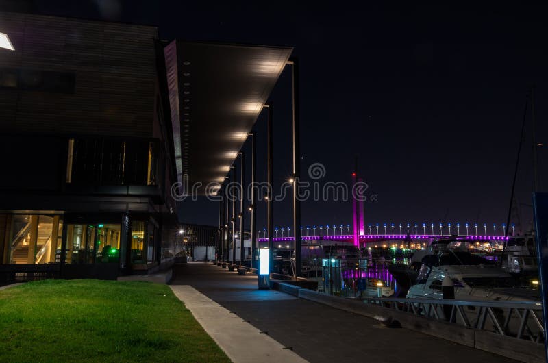 Library at the Docks and Bolte Bridge at Melbourne Docklands Editorial ...