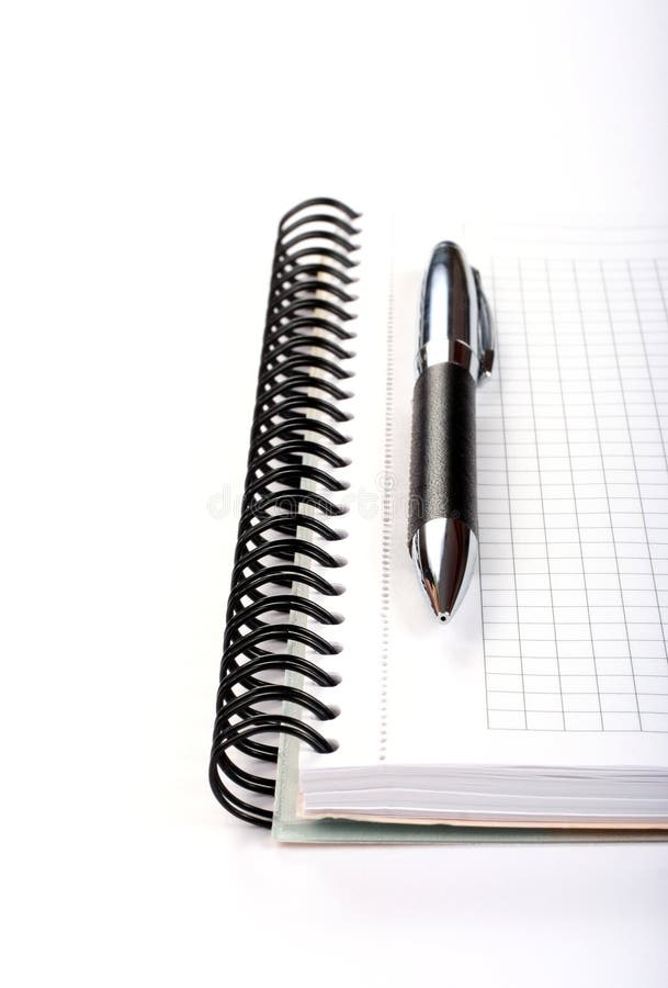 Libreta y pluma imagen de archivo. Imagen de universidad - 5603691