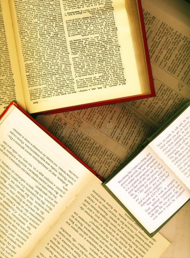 Libri aperti fotografia stock. Immagine di libreria, studio - 8423376