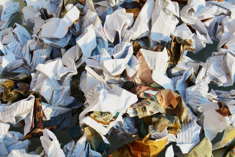 Libri E Pagine Rifiuti Di Carta, Fondo Immagine Stock - Immagine di ...