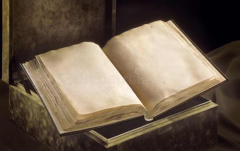 Libro antico aperto fotografia stock. Immagine di lettere - 59444036