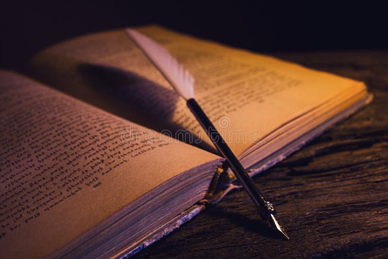 Libro Antico Con Penna E Calamaio Stock Image - Image of books, history ...