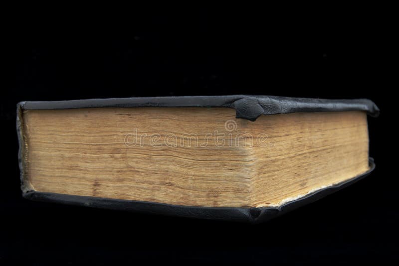 Libro cerrado grande foto de archivo. Imagen de amarilleado - 78189772