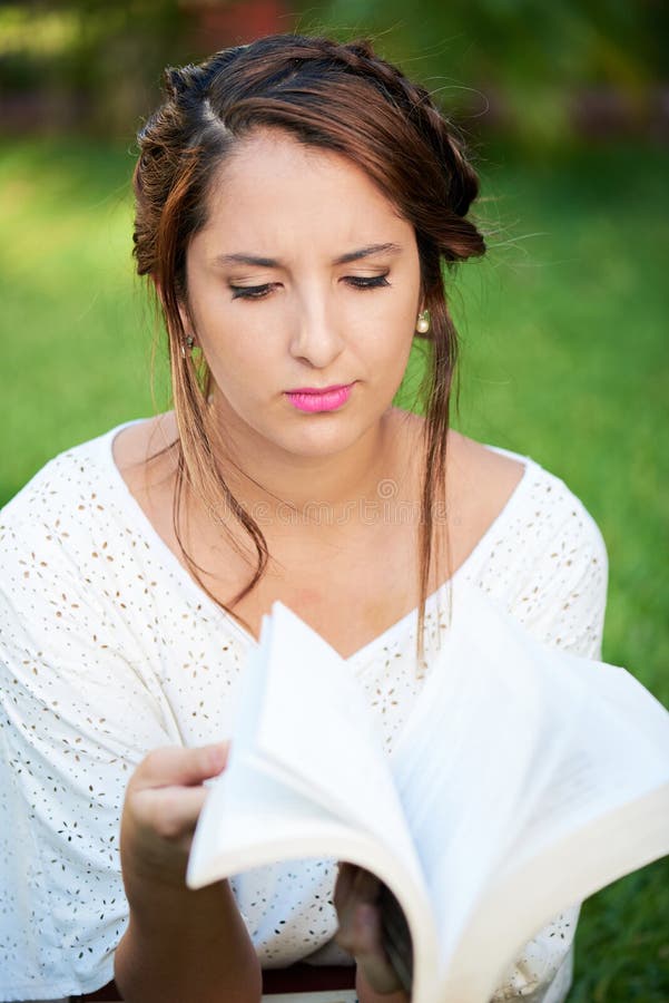 Libro De La Ojeada De La Mujer Foto de archivo - Imagen de mirada ...
