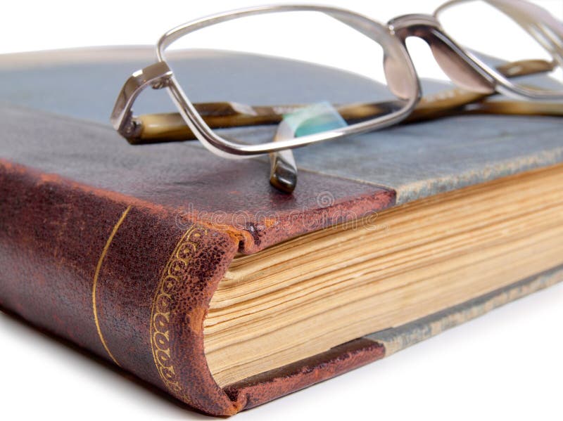Libro y lentes imagen de archivo. Imagen de lectura, aprenda - 20718253