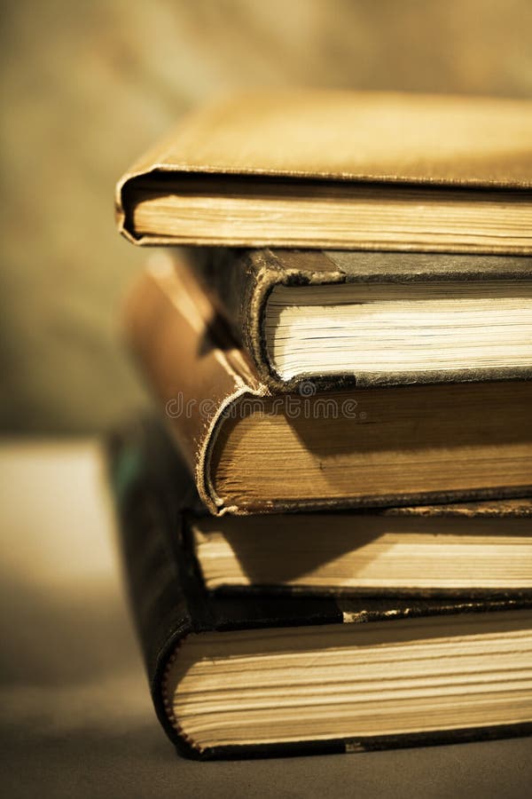 Libros imagen de archivo. Imagen de pila, lectura, literatura - 1010345