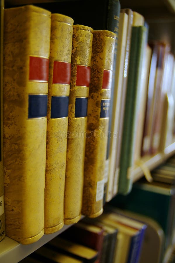 Libros hermosos foto de archivo. Imagen de biblioteca - 1101360