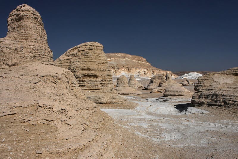 Gaberoun Lake - Desert Oasis, Sahara, Libya Stock Photo - Image of arid ...
