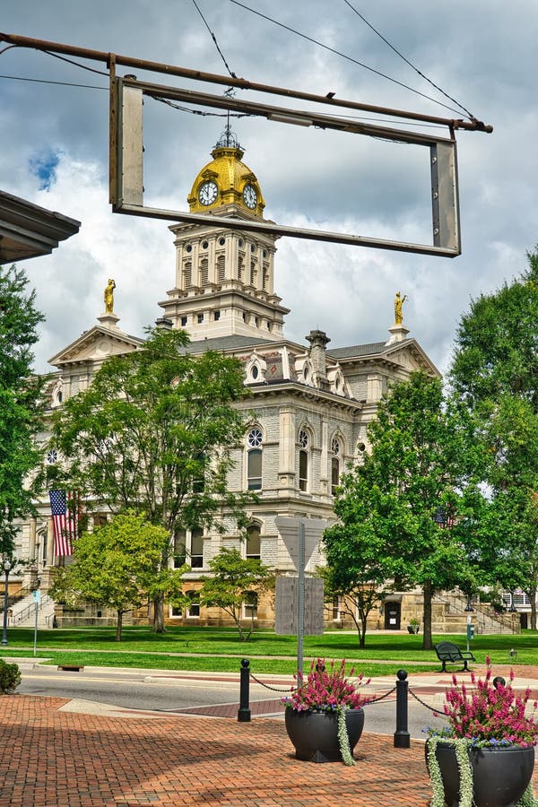 The Licking County Courthouse in Downtown Newark Oh Stock Photo - Image ...