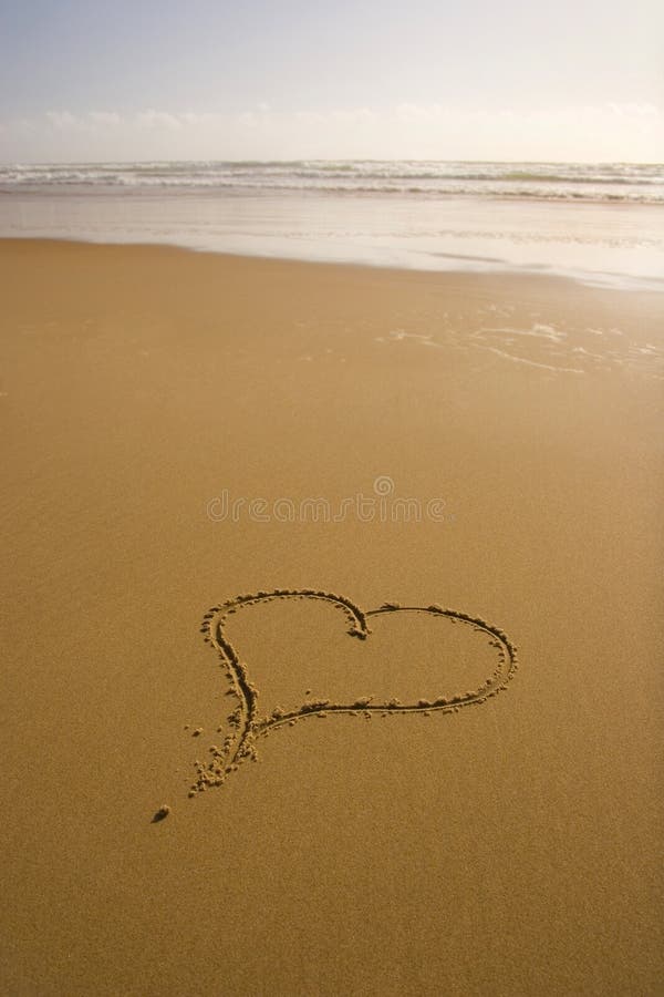 Liebes-romantischer Strand stockfoto. Bild von geliebte - 688384