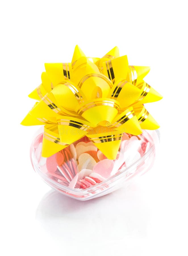 Liefde - Gele Boog Op Geval Met Harten Stock Foto - Image of hart ...