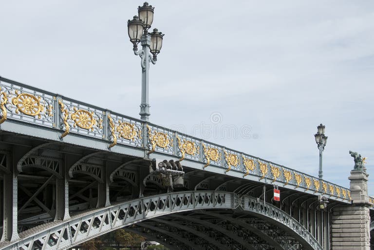 Lieja, Le Pont de FragnÃ©e foto de archivo. Imagen de agua - 43564278