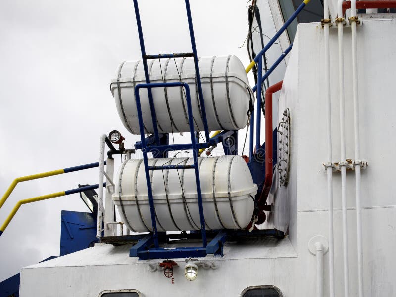 Life Raft with Manual Inflatable for Emergency Use To Escape Stock ...