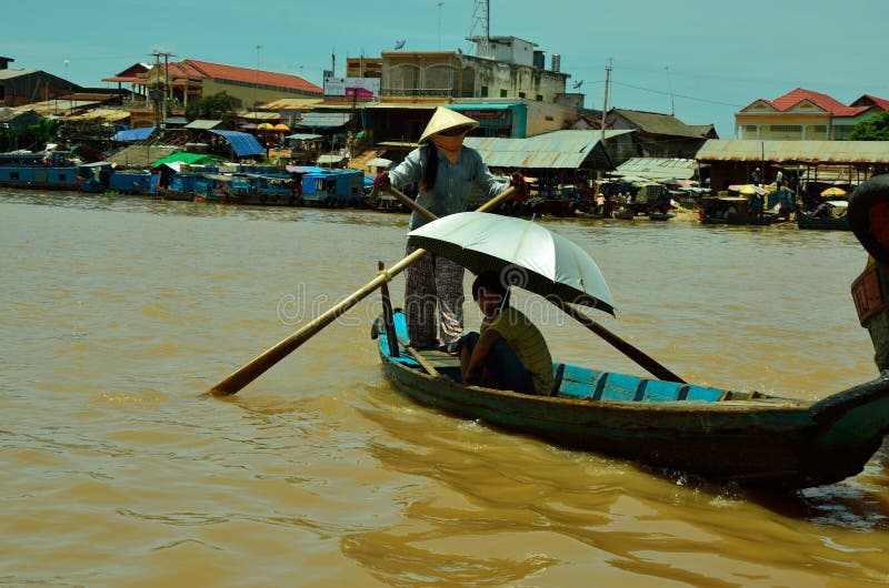 Life in Tonle Sap Lake editorial photography. Image of tonle - 74577562