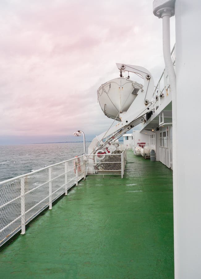 Lifeboat on side of ship stock photo. Image of transportation - 32629526