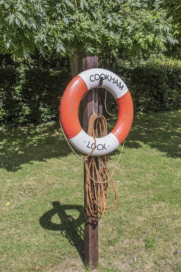 Lifebuoy at Cookham Lock stock image. Image of lock, next - 57362271