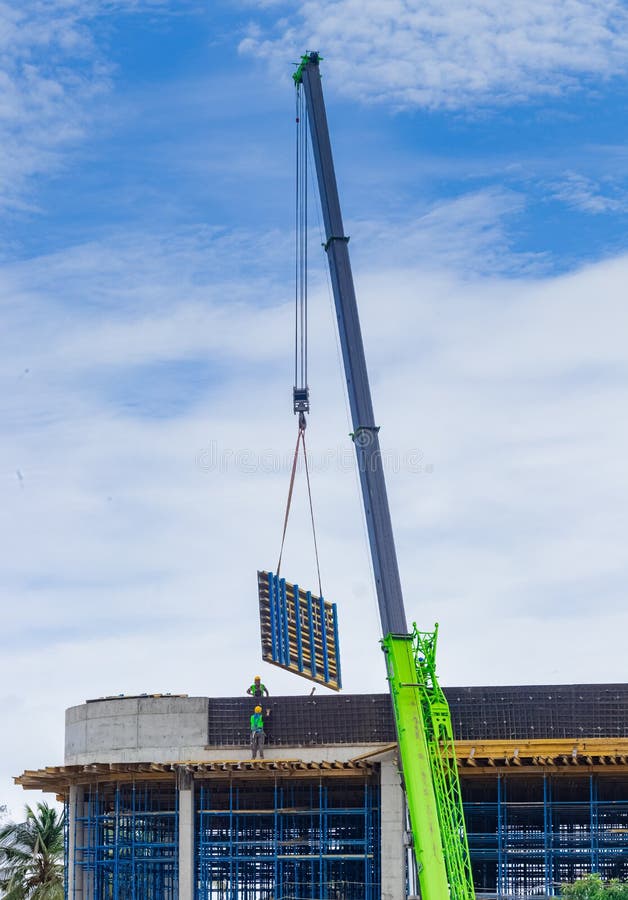 Lifting Crane and Modern Houses Under Construction Editorial Image ...