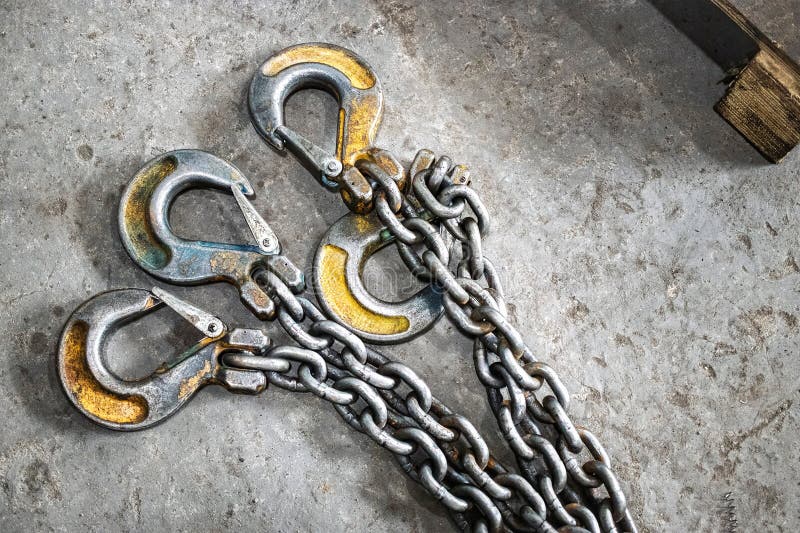 Lifting Device with Three Hooks and Heavy-duty Chain for Transporting ...