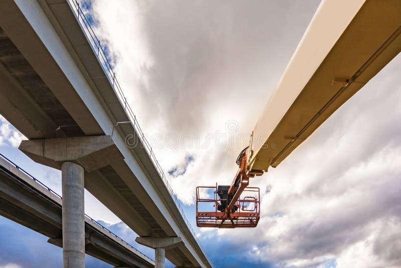 Lifting Platform in the Construction and Repair of a Highway Bridge ...