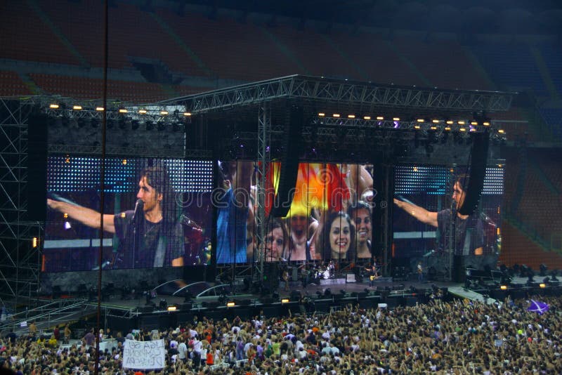 U2 concert in Milan editorial photo. Image of musical - 11776071