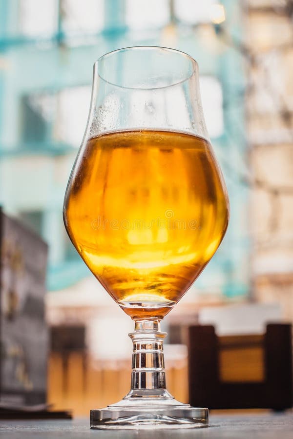 Beer Window Stock Illustrations – 845 Beer Window Stock Illustrations ...