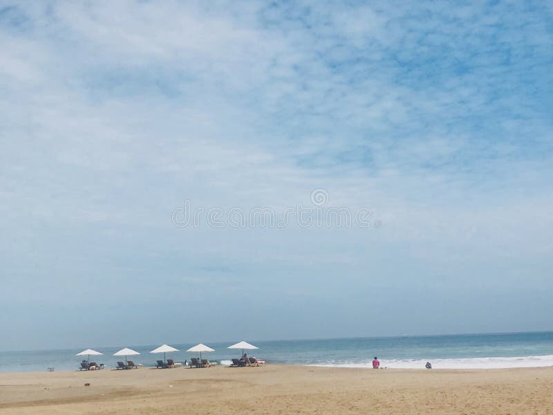 Light Blue Beach Paradise Brown Sandy Dramatic Ocean Blue Sky Cloud and ...