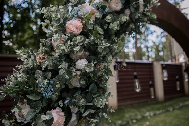 Light Bulbs on Round Wedding Arch for Ceremony Stock Photo - Image of ...