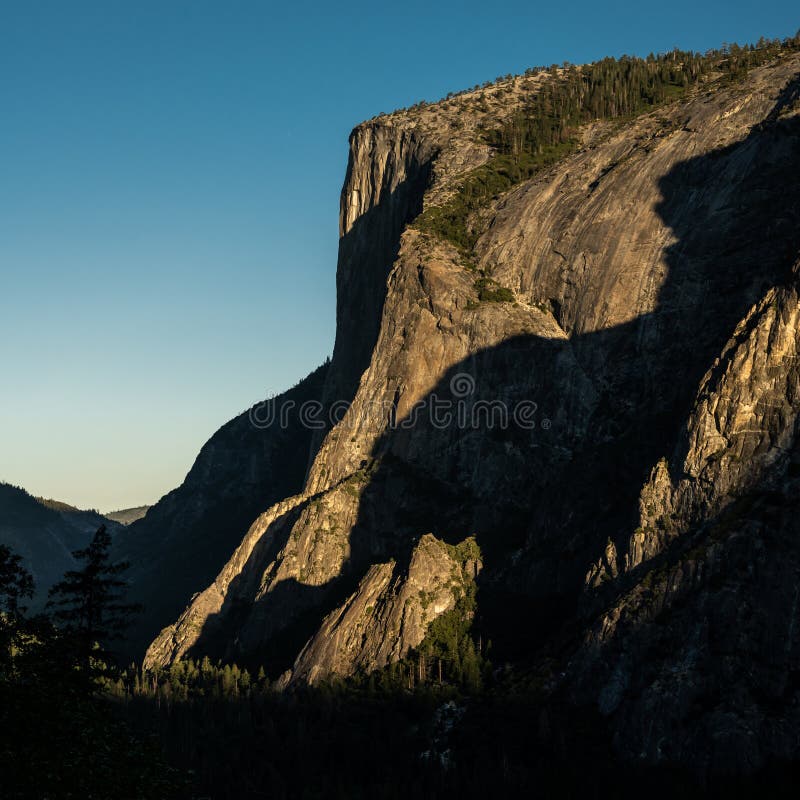 Light and Shadows Over the Cliff of El Capitan Stock Photo - Image of ...