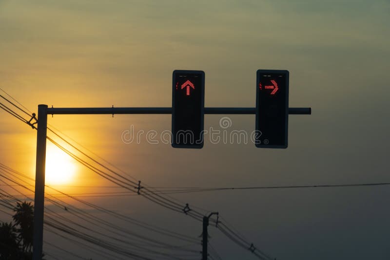 Light Signals To Go Straight Ahead and Turn Right at the Same Time ...