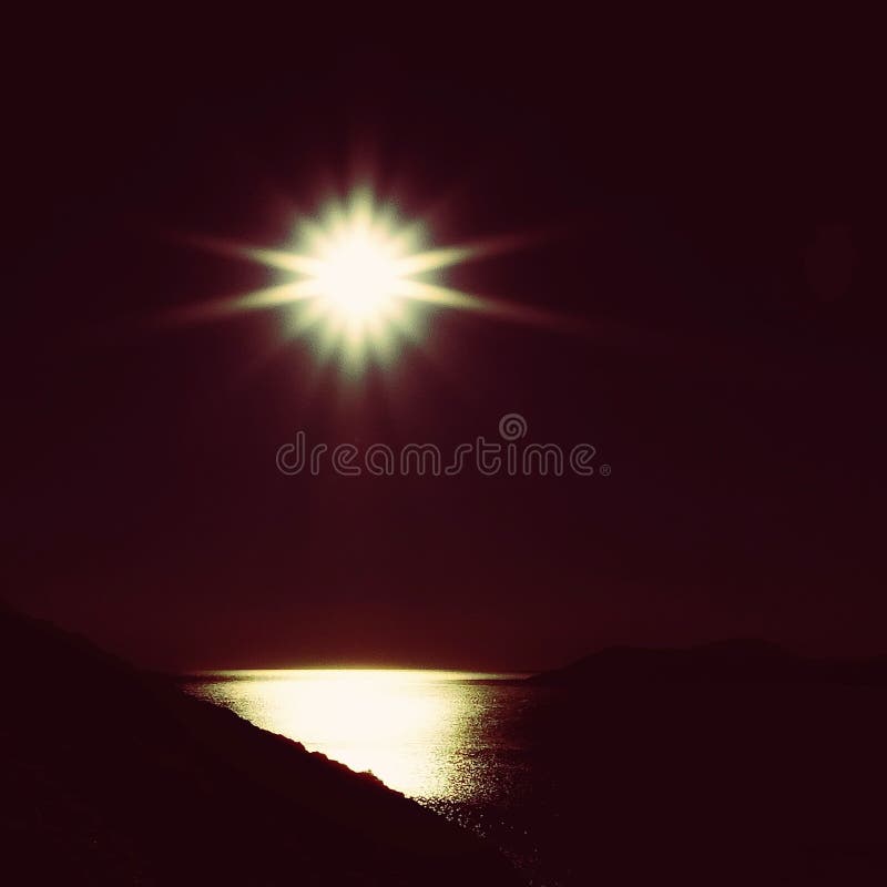 Light sun reflection star stock image. Image of yellow - 184604677