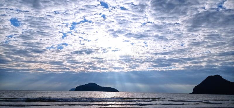 The Sun S Rays on the Horizon. Stock Photo - Image of horizon, thailand ...