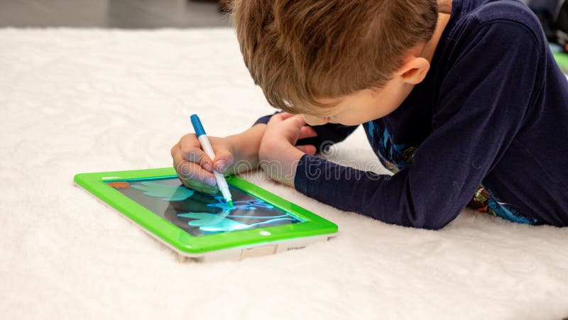 Light Tablet for Drawing, Draws with a Pen on a Special Tablet Draws ...