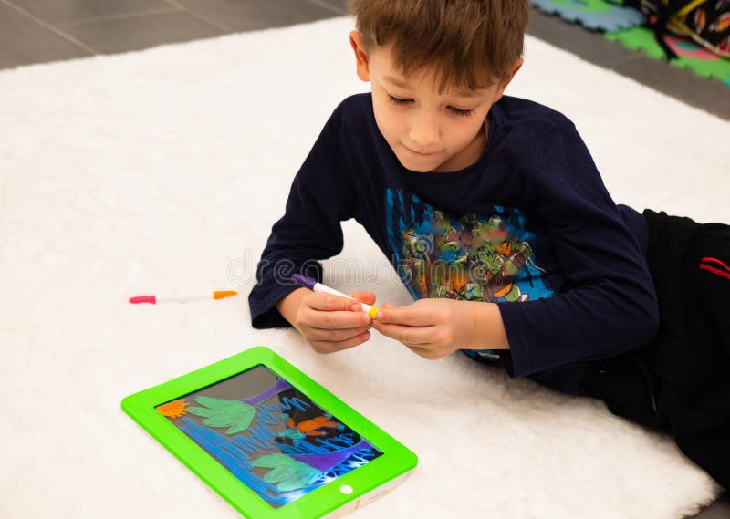 Light Tablet for Drawing, Draws with a Pen on a Special Tablet Draws ...