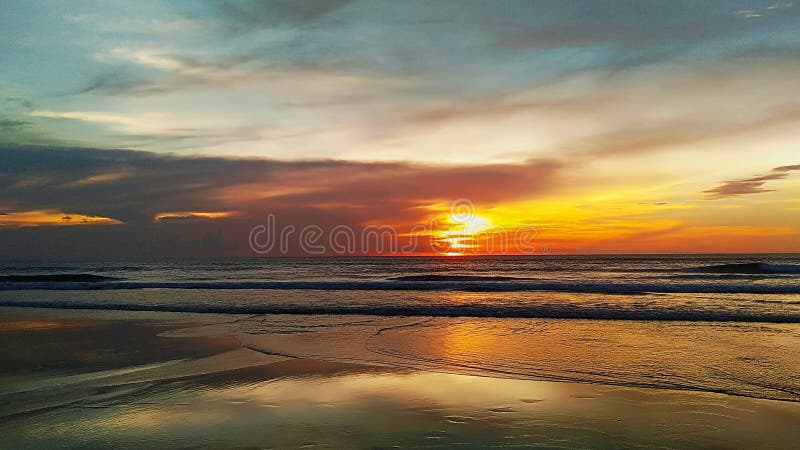 Light Yellow Sunset Beach Paradise Yellow Sandy Dramatic Ocean Blue Sky ...