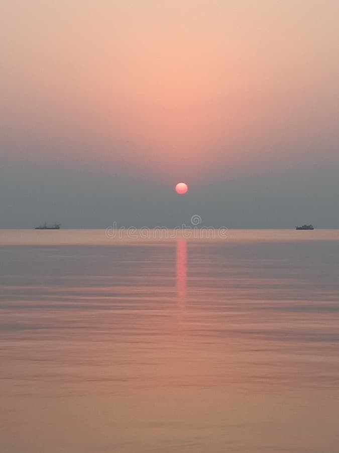 Light Your Day with this Beautiful Sunrise Stock Photo - Image of ...