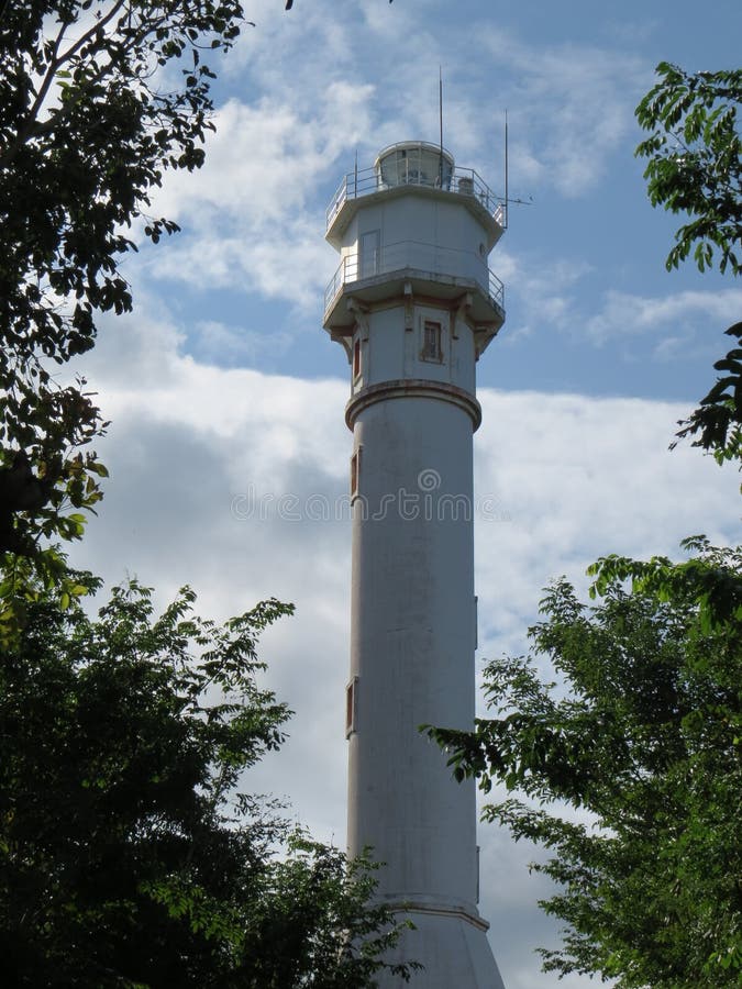 Lighthouse Bolinao editorial stock photo. Image of landmark - 102996313