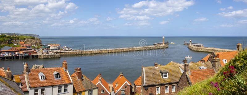 Lighthouses at Whitby Harbour in Whitby, North Yorkshire Stock Photo ...